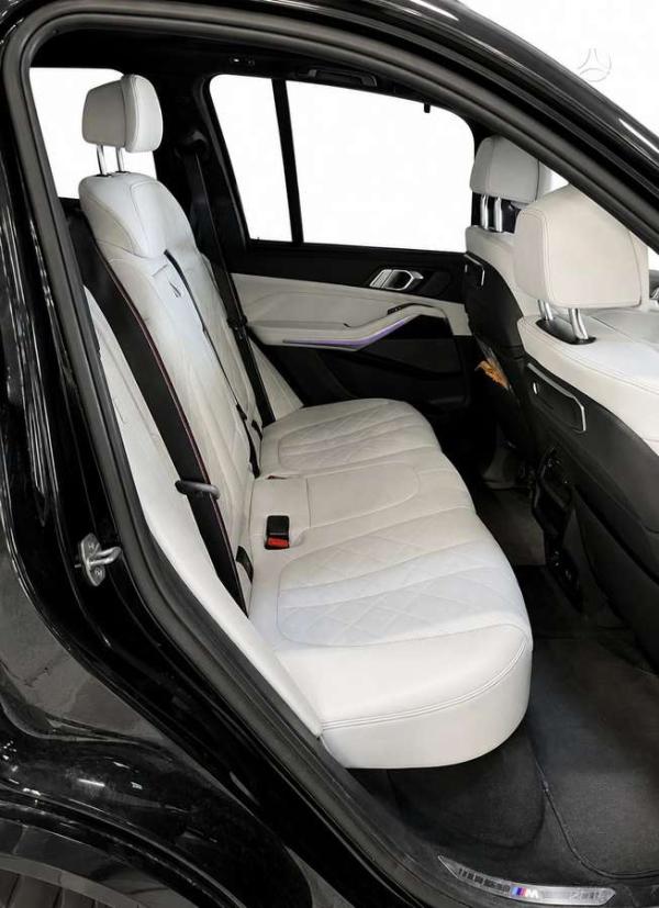 BMW X5 2024 in Kaunas on AUTOMOTO.COM.LV Black BMW X5 2024 in Kaunas, with an engine capacity of 3.00 L and mileage of 81 thousand km for 75900 €, photo 8 on AUTOMOTO.COM.LV