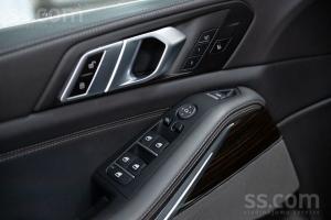 Melns BMW X5 2024 Rīga, ar dzinēja tilpumu 3.00 L un nobraukumu 78 tūkst. km par 69500 €, foto 19 vietnē AUTOMOTO.COM.LV