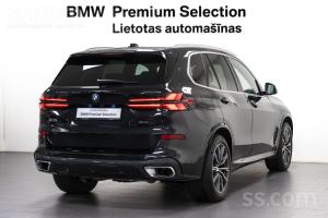 Black BMW X5 2024 in Riga, with an engine capacity of 3.00 L and mileage of 88 thousand km for 69500 €, photo 3 on AUTOMOTO.COM.LV
