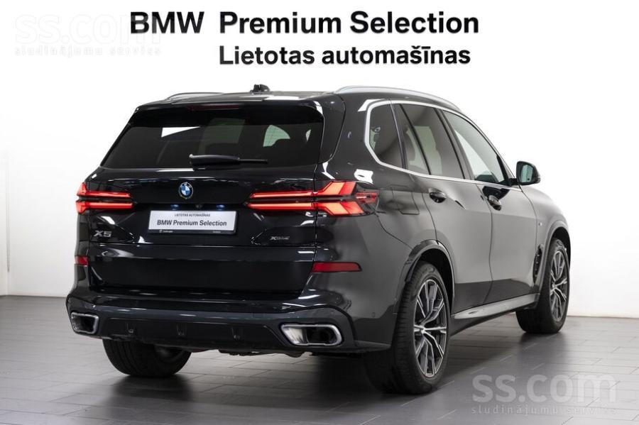 Black BMW X5 2024 in Riga, with an engine capacity of 3.00 L and mileage of 88 thousand km for 69500 €, photo 3 on AUTOMOTO.COM.LV