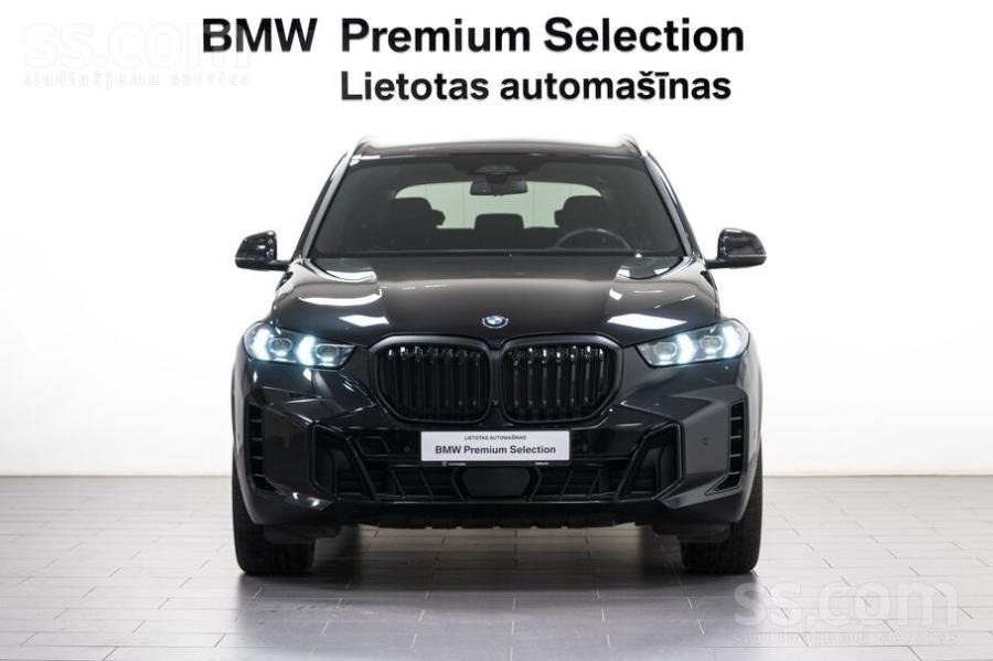 Black BMW X5 2024 in Riga, with an engine capacity of 3.00 L and mileage of 88 thousand km for 69500 €, photo 4 on AUTOMOTO.COM.LV