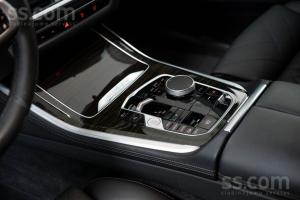 Black BMW X5 2024 in Riga, with an engine capacity of 3.00 L and mileage of 88 thousand km for 69500 €, photo 14 on AUTOMOTO.COM.LV