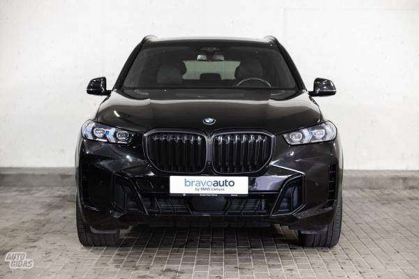Black BMW X5 2024 in Vilnius, with an engine capacity of 3.00 L and mileage of 33 thousand km for 73491 €, photo 3 on AUTOMOTO.COM.LV