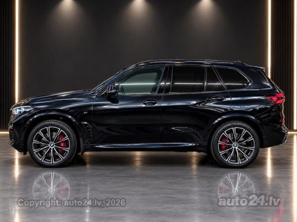 Melns BMW X5 2024 Tallina, ar dzinēja tilpumu 3.00 L un nobraukumu 20 tūkst. km par 75900 €, foto 3 vietnē AUTOMOTO.COM.LV