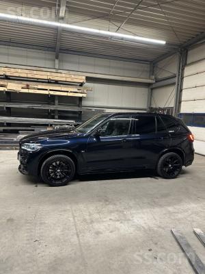 Melns BMW X5 2025 Daugavpils, ar dzinēja tilpumu 3.00 L un nobraukumu 211 tūkst. km par 30000 €, foto 27 vietnē AUTOMOTO.COM.LV