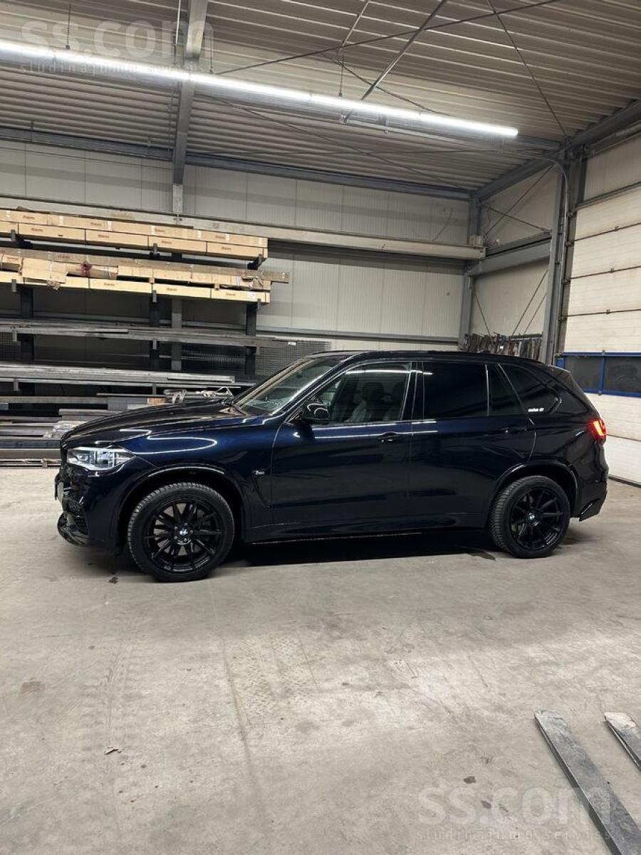 Melns BMW X5 2025 Daugavpils, ar dzinēja tilpumu 3.00 L un nobraukumu 211 tūkst. km par 30000 €, foto 27 vietnē AUTOMOTO.COM.LV