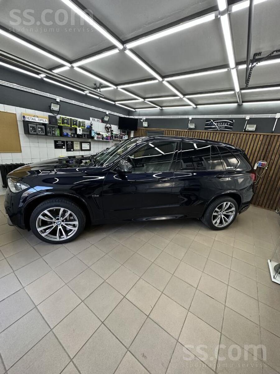 Melns BMW X5 2025 Daugavpils, ar dzinēja tilpumu 3.00 L un nobraukumu 211 tūkst. km par 30000 €, foto 29 vietnē AUTOMOTO.COM.LV