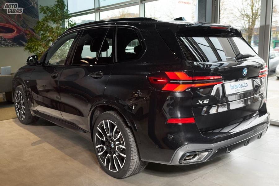 Black BMW X5 2025 in Kaunas, with an engine capacity of 3.00 L and mileage of 8 thousand km for 88774 €, photo 6 on AUTOMOTO.COM.LV