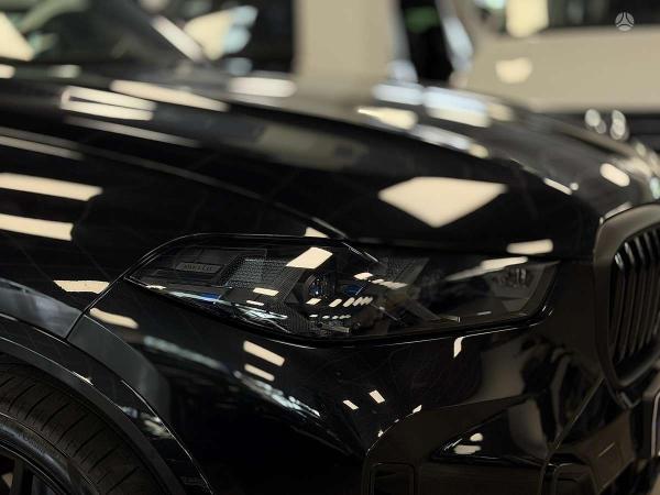 Melns BMW X5 2025 Klaipėda, ar dzinēja tilpumu 2.99 L un nobraukumu 20 tūkst. km par 94950 €, foto 3 vietnē AUTOMOTO.COM.LV