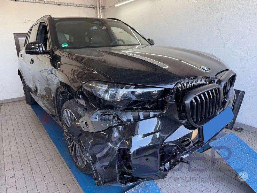 Black BMW X5 2026 in Klaipeda, with an engine capacity of 2.99 L and mileage of 1 thousand km for 57500 €, photo 4 on AUTOMOTO.COM.LV