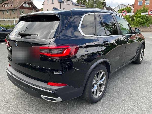 Black BMW X5 2026 in Vilnius, with an engine capacity of 3.00 L and mileage of 141 thousand km for 43490 €, photo 3 on AUTOMOTO.COM.LV