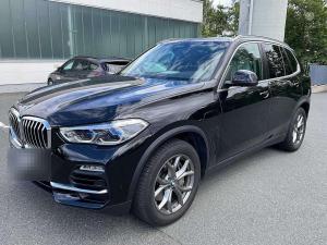 Black BMW X5 2026 in Vilnius, with an engine capacity of 3.00 L and mileage of 141 thousand km for 42490 €, photo 3 on AUTOMOTO.COM.LV