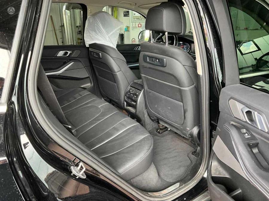 Black BMW X5 2026 in Vilnius, with an engine capacity of 3.00 L and mileage of 141 thousand km for 42490 €, photo 9 on AUTOMOTO.COM.LV