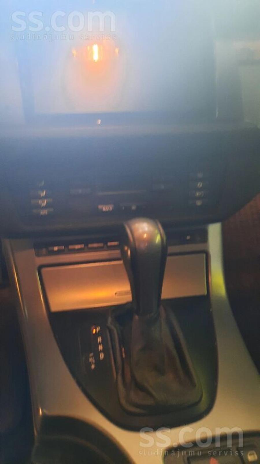 Melns BMW X5 2005 Daugavpils, ar dzinēja tilpumu 3.00 L un nobraukumu 325 tūkst. km par 6500 €, foto 4 vietnē AUTOMOTO.COM.LV