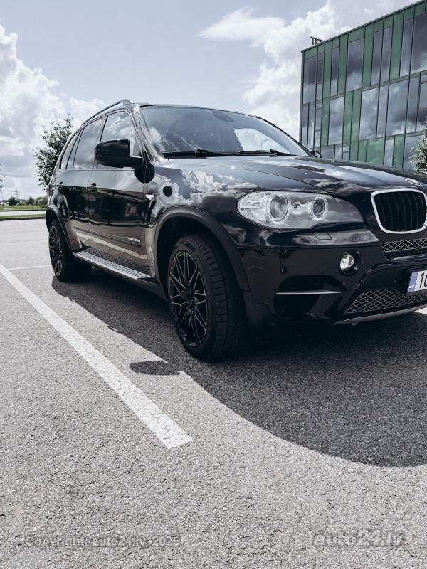 Melns BMW X5 2012 Kunda, ar dzinēja tilpumu 3.00 L un nobraukumu 296 tūkst. km par 16000 €, foto 1 vietnē AUTOMOTO.COM.LV