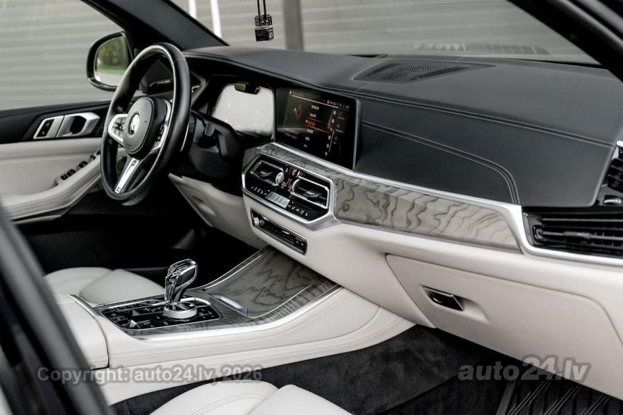 Melns BMW X5 2019 Pērnava, ar dzinēja tilpumu 3.00 L un nobraukumu 228 tūkst. km par 36900 €, foto 15 vietnē AUTOMOTO.COM.LV