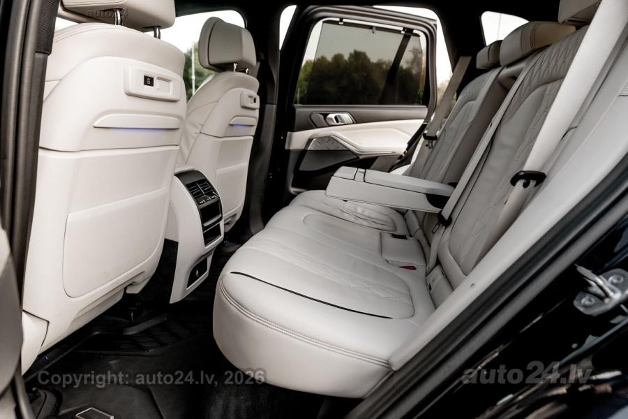 Melns BMW X5 2019 Pērnava, ar dzinēja tilpumu 3.00 L un nobraukumu 228 tūkst. km par 36900 €, foto 16 vietnē AUTOMOTO.COM.LV