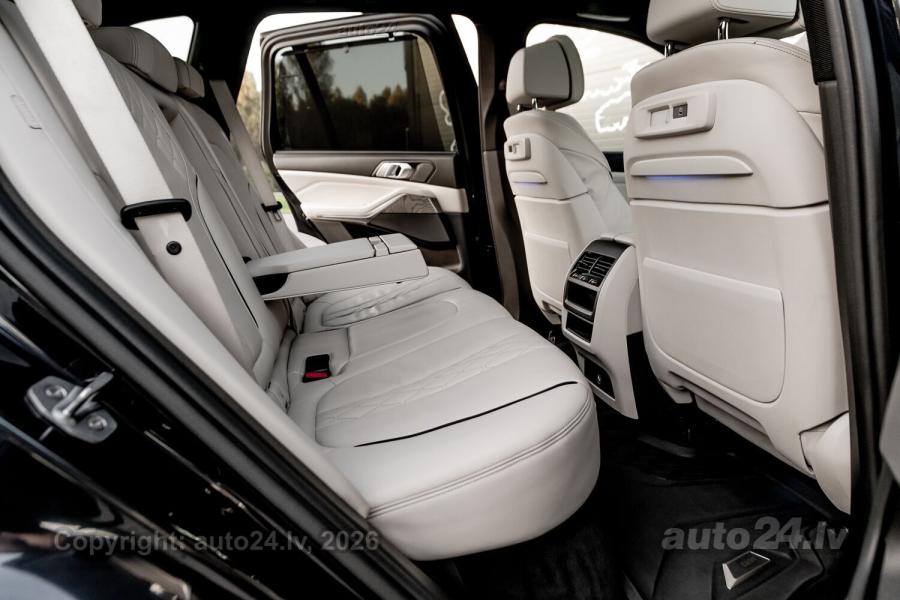 Melns BMW X5 2019 Pērnava, ar dzinēja tilpumu 3.00 L un nobraukumu 228 tūkst. km par 36900 €, foto 17 vietnē AUTOMOTO.COM.LV