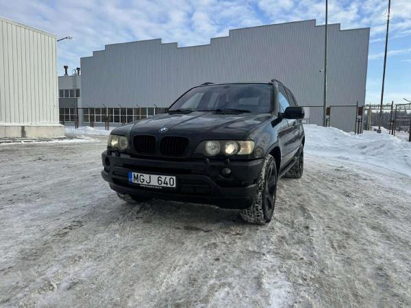 Melns BMW X5 2002 Viļņa, ar dzinēja tilpumu 3.00 L un nobraukumu 400 tūkst. km par 3159 €, foto 1 vietnē AUTOMOTO.COM.LV