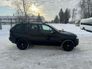 Black BMW X5 2002 in Vilnius, with an engine capacity of 3.00 L and mileage of 400 thousand km for 3159 €, photo 2 on AUTOMOTO.COM.LV