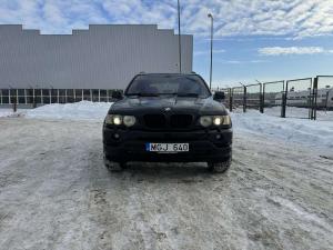 Black BMW X5 2002 in Vilnius, with an engine capacity of 3.00 L and mileage of 400 thousand km for 3159 €, photo 3 on AUTOMOTO.COM.LV