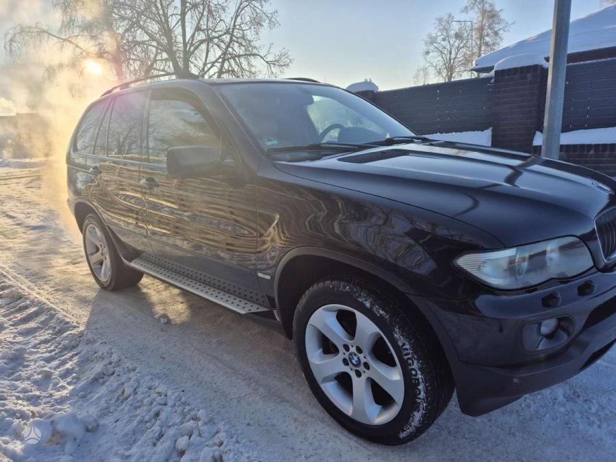 Black BMW X5 2005 in Kaunas, with an engine capacity of 3.00 L and mileage of 299 thousand km for 3999 €, photo 16 on AUTOMOTO.COM.LV