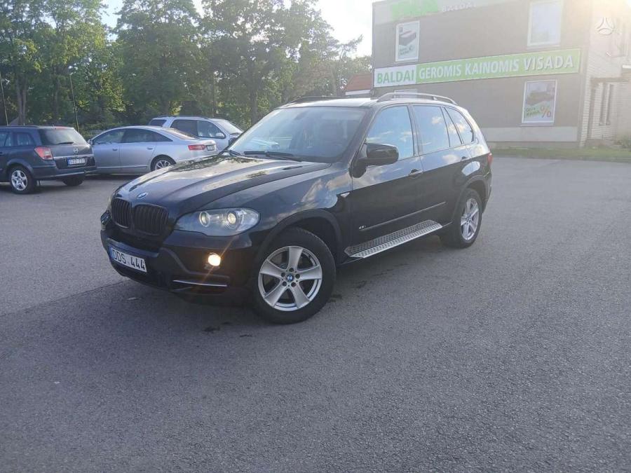 Black BMW X5 2007 in Alytus, with an engine capacity of 4.80 L and mileage of 336 thousand km for 5750 €, photo 1 on AUTOMOTO.COM.LV