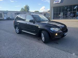Black BMW X5 2007 in Alytus, with an engine capacity of 4.80 L and mileage of 336 thousand km for 5750 €, photo 3 on AUTOMOTO.COM.LV