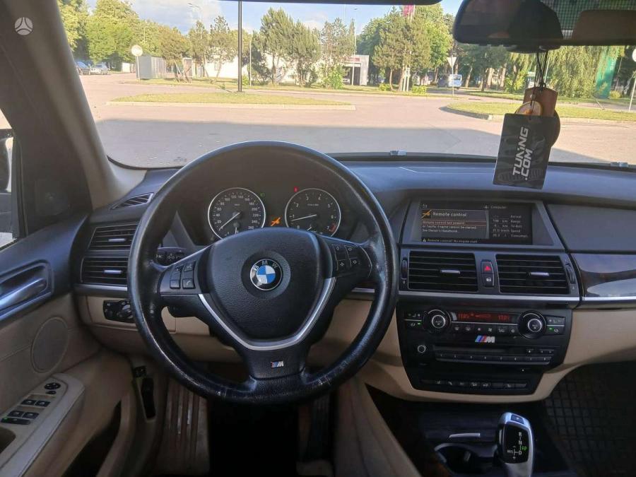 Black BMW X5 2007 in Alytus, with an engine capacity of 4.80 L and mileage of 336 thousand km for 5750 €, photo 6 on AUTOMOTO.COM.LV