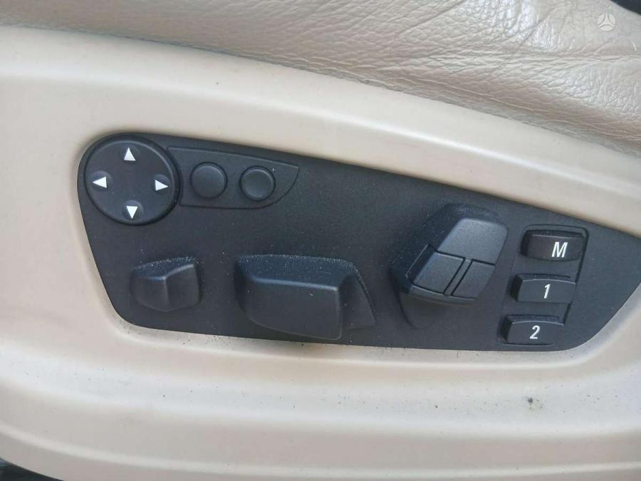 Black BMW X5 2007 in Alytus, with an engine capacity of 4.80 L and mileage of 336 thousand km for 5750 €, photo 14 on AUTOMOTO.COM.LV