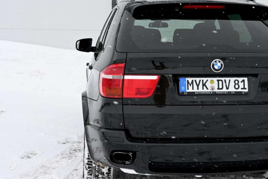 Melns BMW X5 2009 Kretinga, ar dzinēja tilpumu 3.00 L un nobraukumu 311 tūkst. km par 11999 €, foto 10 vietnē AUTOMOTO.COM.LV