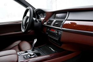 Melns BMW X5 2009 Kretinga, ar dzinēja tilpumu 3.00 L un nobraukumu 311 tūkst. km par 11999 €, foto 23 vietnē AUTOMOTO.COM.LV