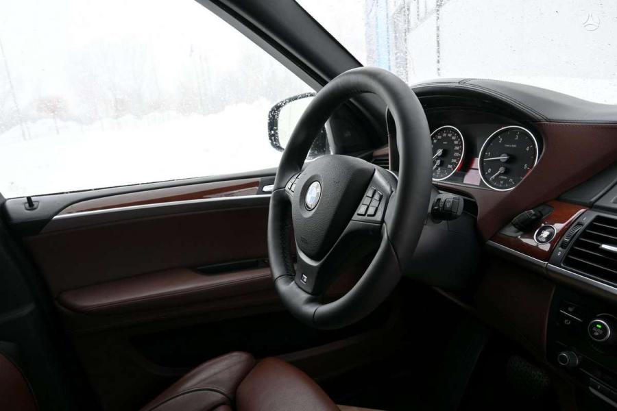 Melns BMW X5 2009 Kretinga, ar dzinēja tilpumu 3.00 L un nobraukumu 311 tūkst. km par 11999 €, foto 25 vietnē AUTOMOTO.COM.LV