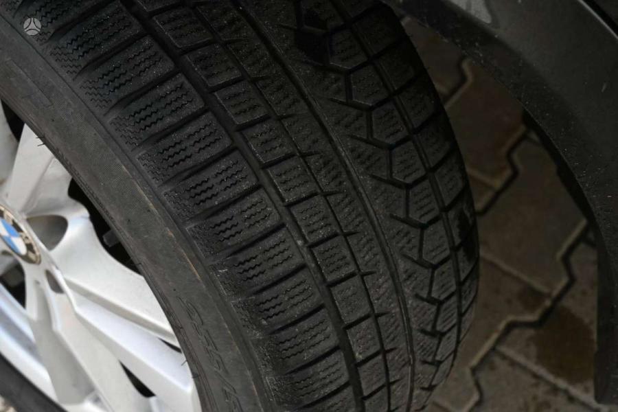 Melns BMW X5 2009 Kretinga, ar dzinēja tilpumu 3.00 L un nobraukumu 311 tūkst. km par 9499 €, foto 14 vietnē AUTOMOTO.COM.LV
