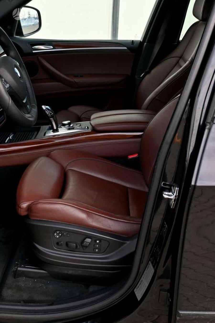 Melns BMW X5 2009 Kretinga, ar dzinēja tilpumu 3.00 L un nobraukumu 311 tūkst. km par 9499 €, foto 18 vietnē AUTOMOTO.COM.LV