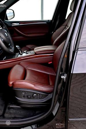 Melns BMW X5 2009 Kretinga, ar dzinēja tilpumu 3.00 L un nobraukumu 311 tūkst. km par 9499 €, foto 19 vietnē AUTOMOTO.COM.LV