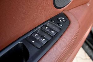 Melns BMW X5 2009 Kretinga, ar dzinēja tilpumu 3.00 L un nobraukumu 311 tūkst. km par 9499 €, foto 21 vietnē AUTOMOTO.COM.LV