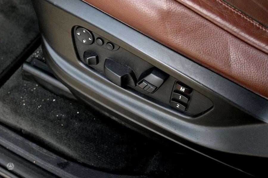 Melns BMW X5 2009 Kretinga, ar dzinēja tilpumu 3.00 L un nobraukumu 311 tūkst. km par 9499 €, foto 23 vietnē AUTOMOTO.COM.LV
