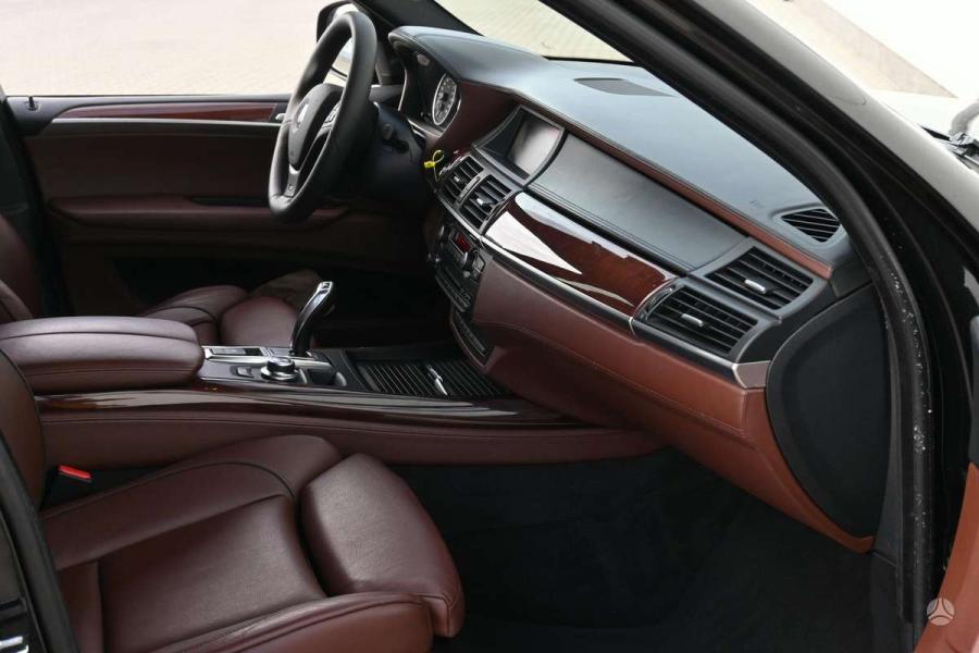 Melns BMW X5 2009 Kretinga, ar dzinēja tilpumu 3.00 L un nobraukumu 311 tūkst. km par 9499 €, foto 27 vietnē AUTOMOTO.COM.LV