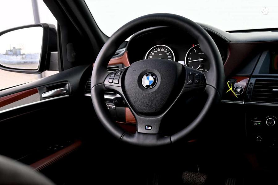 Melns BMW X5 2009 Kretinga, ar dzinēja tilpumu 3.00 L un nobraukumu 311 tūkst. km par 9499 €, foto 31 vietnē AUTOMOTO.COM.LV