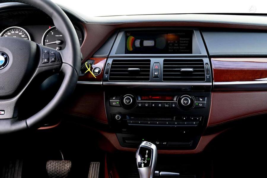 Melns BMW X5 2009 Kretinga, ar dzinēja tilpumu 3.00 L un nobraukumu 311 tūkst. km par 9499 €, foto 32 vietnē AUTOMOTO.COM.LV