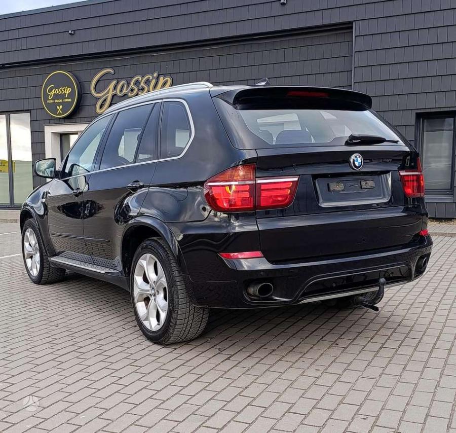 Melns BMW X5 2011 Kauņa, ar dzinēja tilpumu 3.00 L un nobraukumu 260 tūkst. km par 8950 €, foto 4 vietnē AUTOMOTO.COM.LV