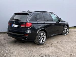 Melns BMW X5 2014 Rīga, ar dzinēja tilpumu 3.00 L un nobraukumu 240 tūkst. km par 25000 €, foto 4 vietnē AUTOMOTO.COM.LV