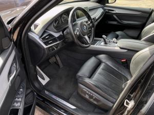 Melns BMW X5 2014 Rīga, ar dzinēja tilpumu 3.00 L un nobraukumu 240 tūkst. km par 25000 €, foto 6 vietnē AUTOMOTO.COM.LV