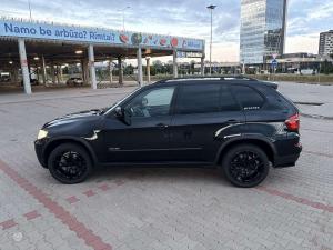 Melns BMW X5 2012 Viļņa, ar dzinēja tilpumu 2.98 L un nobraukumu 328 tūkst. km par 10000 €, foto 6 vietnē AUTOMOTO.COM.LV