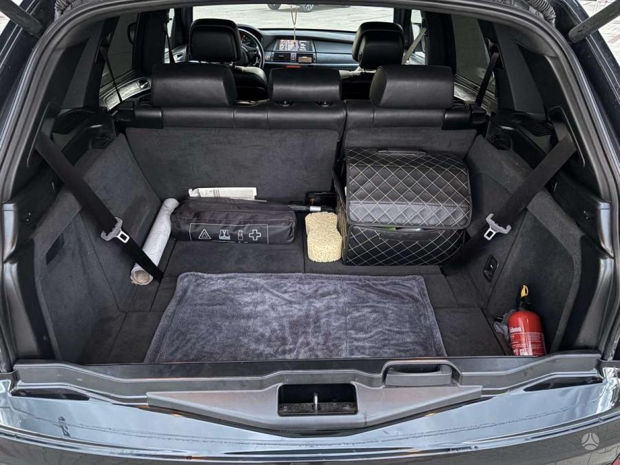 Melns BMW X5 2012 Viļņa, ar dzinēja tilpumu 2.98 L un nobraukumu 328 tūkst. km par 10000 €, foto 12 vietnē AUTOMOTO.COM.LV