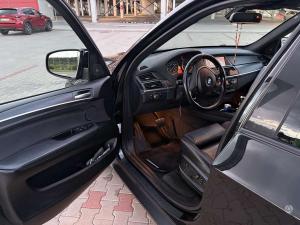 Melns BMW X5 2012 Viļņa, ar dzinēja tilpumu 2.98 L un nobraukumu 328 tūkst. km par 10000 €, foto 17 vietnē AUTOMOTO.COM.LV
