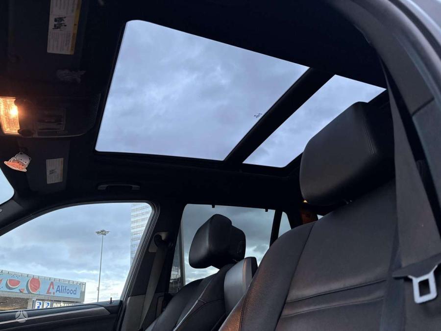 Melns BMW X5 2012 Viļņa, ar dzinēja tilpumu 2.98 L un nobraukumu 328 tūkst. km par 10000 €, foto 19 vietnē AUTOMOTO.COM.LV