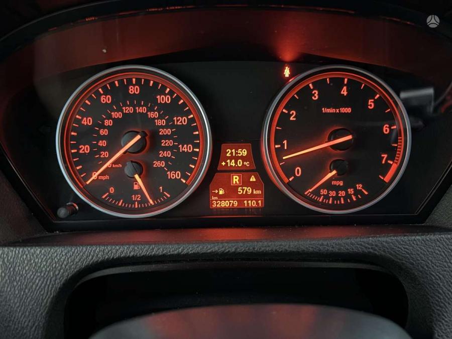 Melns BMW X5 2012 Viļņa, ar dzinēja tilpumu 2.98 L un nobraukumu 328 tūkst. km par 10000 €, foto 21 vietnē AUTOMOTO.COM.LV