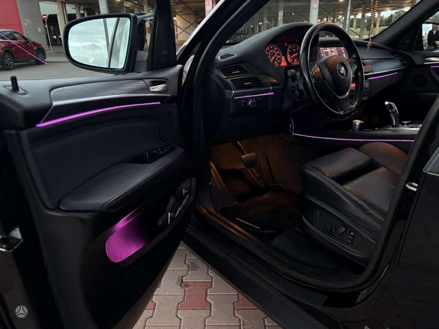 Melns BMW X5 2012 Viļņa, ar dzinēja tilpumu 2.98 L un nobraukumu 328 tūkst. km par 10000 €, foto 24 vietnē AUTOMOTO.COM.LV